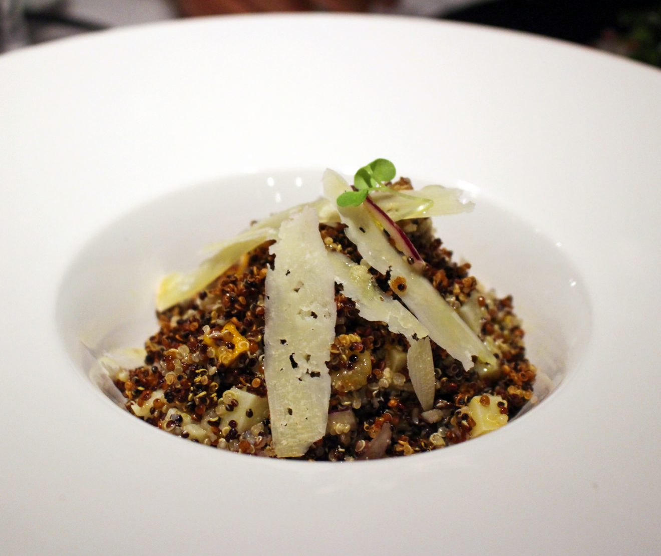 Chef Rouge: menu revigorado com consultoria do Ducasse Conseil – Vai Se ...